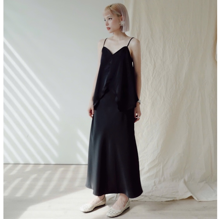 [METANOIA] Cloud Hem Skirt - chân váy satin dáng chữ A ôm nhẹ | Shopee ...