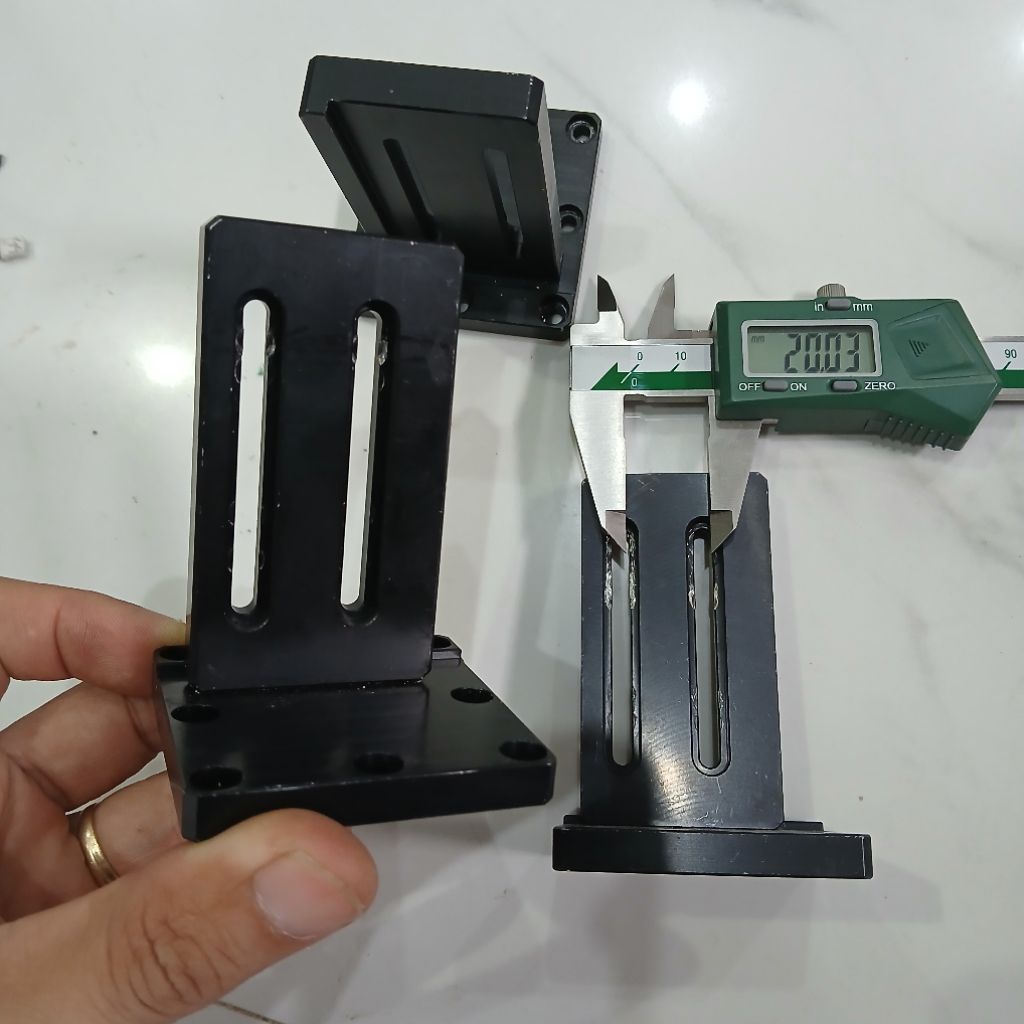 ke nhôm chân đế anode tháo máy chế hàn gọt cell pin 18650 ke máy góc ...