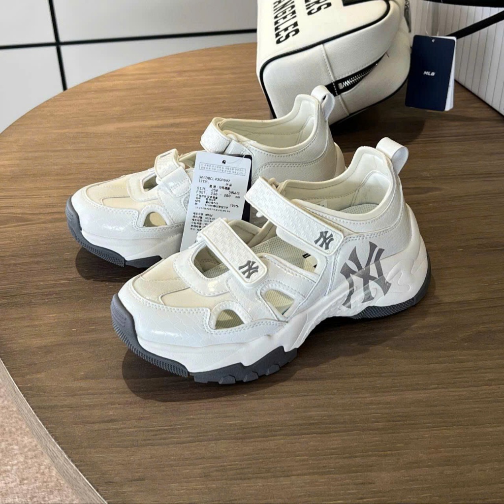 Giày Sandal MLB Big Ball Chunky Mask Lux New York Yankees ''White ...