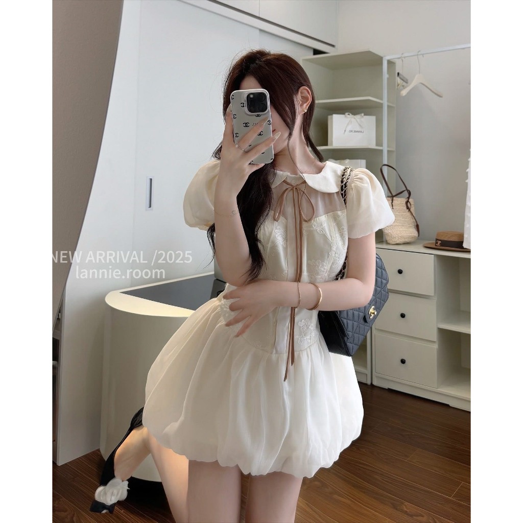 LYN ĐẦM CỘC TAY TƠ TRẮNG KEM PHỐI REN THÂN DÁNG NGẮN CỔ NƠ NÂU LANNIE | Shopee Việt Nam