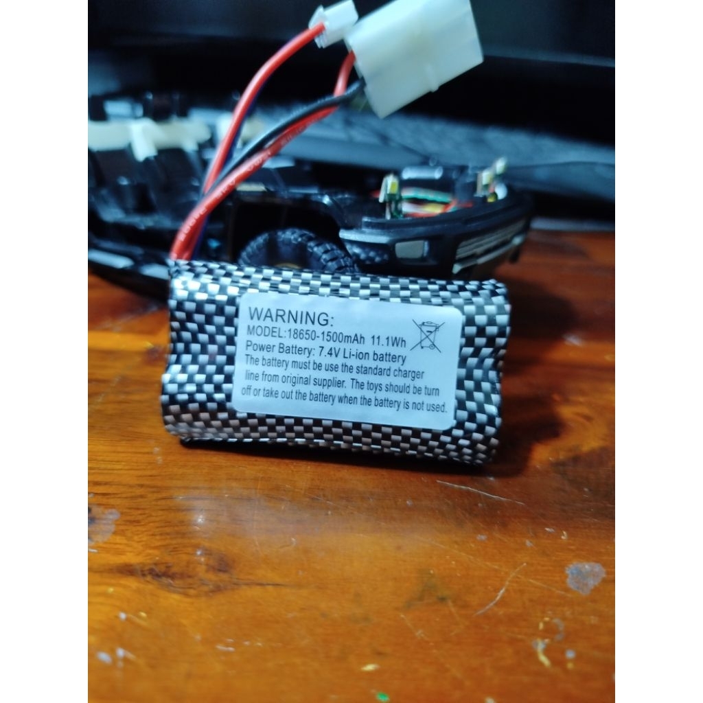 Pin lithium 7,4v 1500mah 2 cell 16850 có mạch bảo vệ - dùng cho xe điều ...