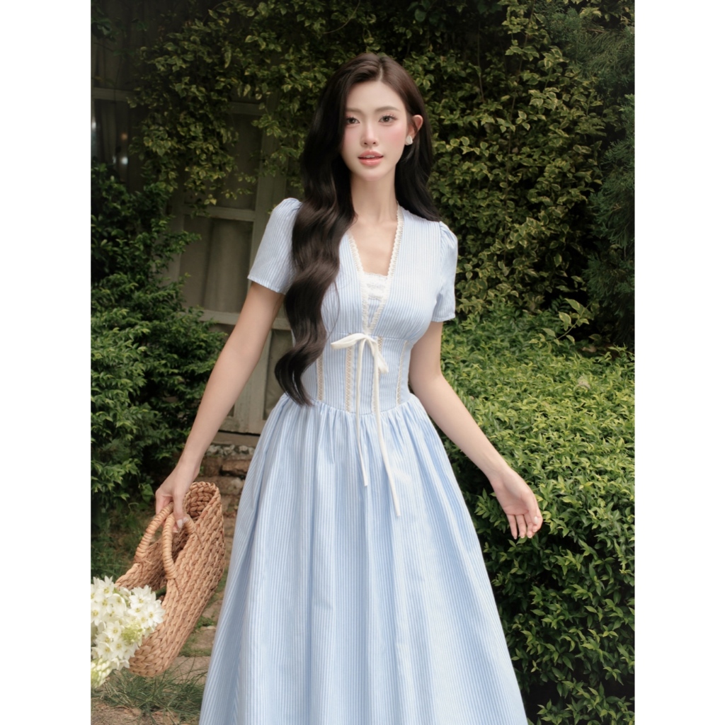 Váy Tiểu Thư Dáng Dài Nhẹ Nhàng Thanh Lịch Kẻ Xanh ELENA Dài 120cm Phù ...