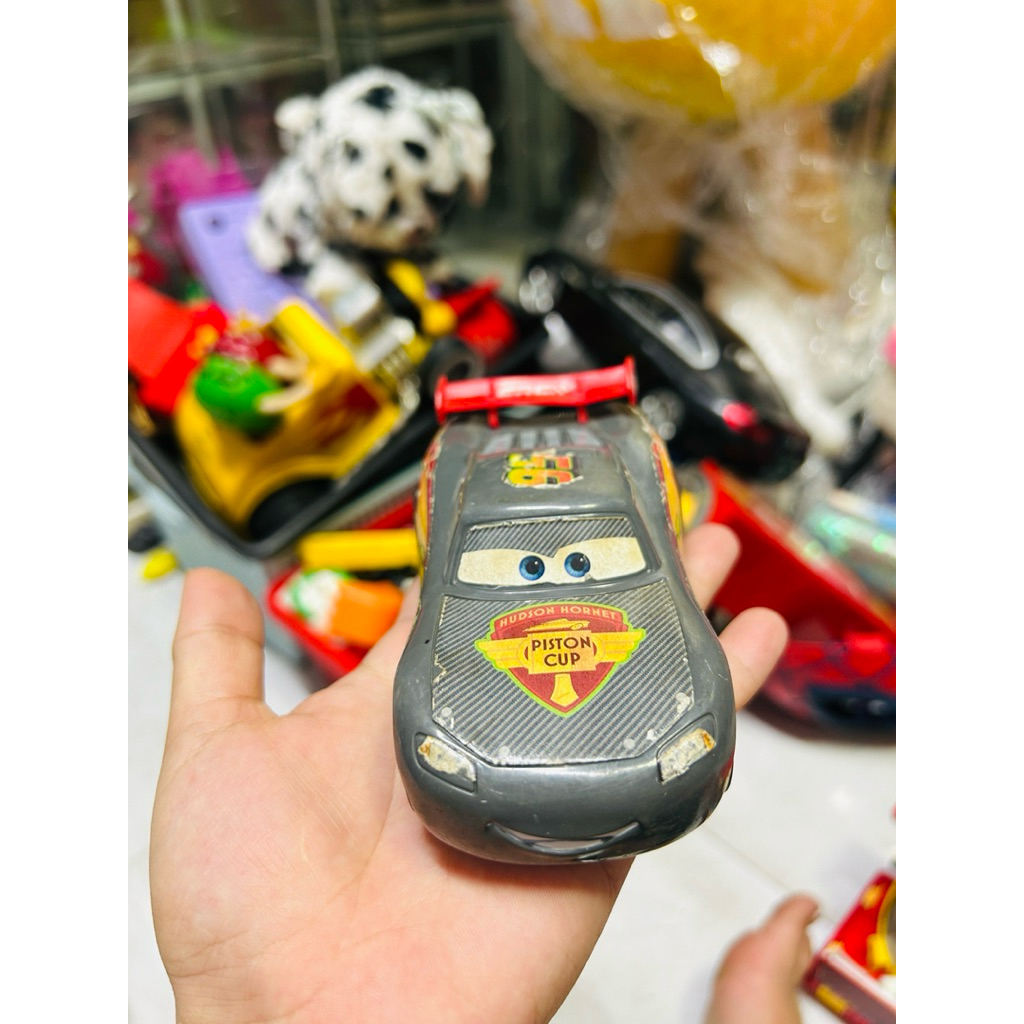 Mô hình xe Disney Pixar Lightening McQueen Charcoal Pullback Racer 2015 ...