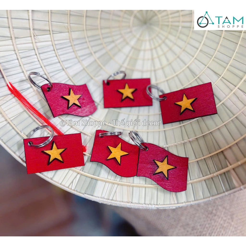 [Mộc mạc - Sáng đẹp] Móc khoá gỗ hình lá cờ Việt Nam MOCKHOA-01 | Shopee Việt Nam