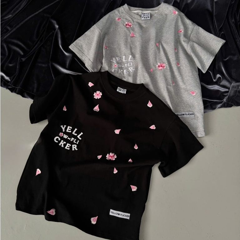 Áo thun tay ngắn cổ tròn YELLOW FLICKER họa tiết hoa đào thêu unisex ...