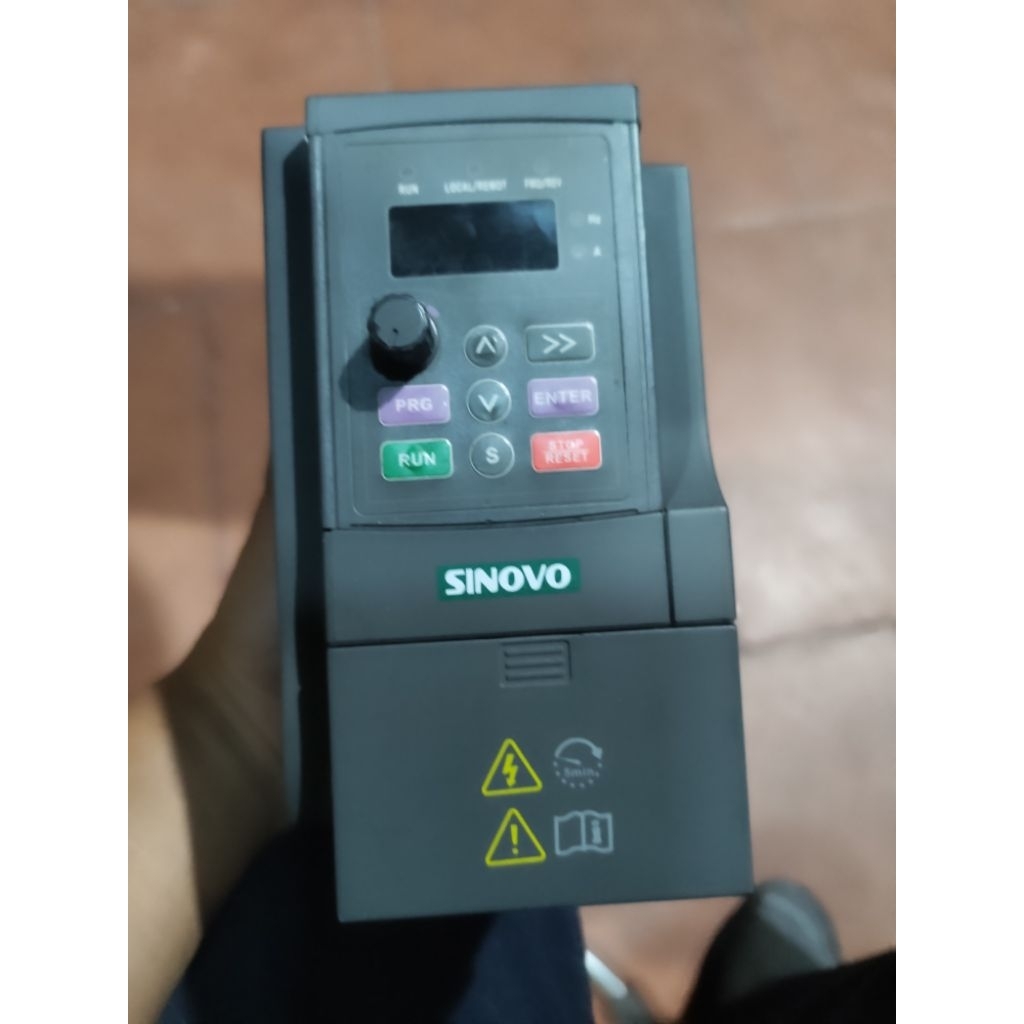 biến tần sinovo công suất 1,5kw điện áp 220v hàng tháo máy đẹp bảo hành ...