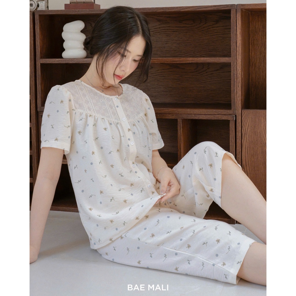 BAE MALI - SP815 Bộ mặc nhà cộc tay quần lửng hoa nhí màu be | Shopee ...