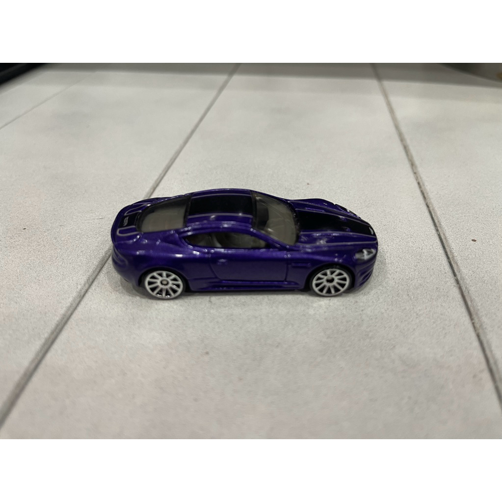 Xe mô hình đồ chơi cơ bản Hotwheels 1:64 - LOOSE - Aston Martin DBS ...