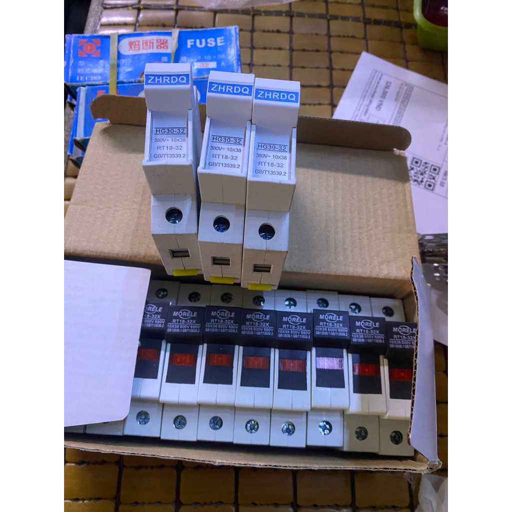 5 chiếc vỏ cầu chì HG30-32 (10x38) có đèn và không đèn | Shopee Việt Nam