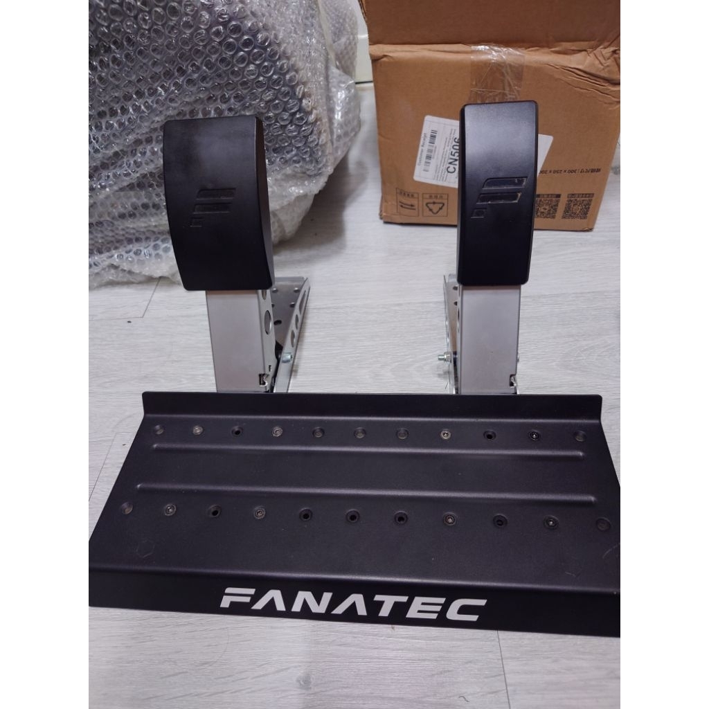 Combo Fanatec DD CSL 5nm + Wheel Fanatec Csl hub + Pendals CSL 2ND No ...