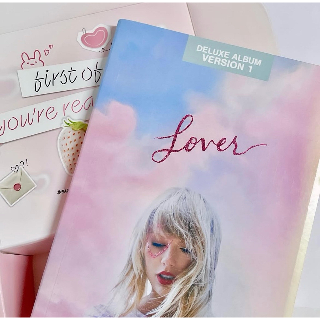 Taylor Swift | Lover Deluxe Album Version 1 | Cocoa Vintage | Shopee Việt Nam