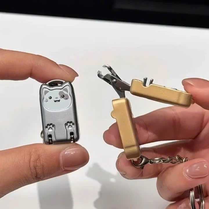 Bấm Móng Tay Mini Có Móc Khóa – Mèo Xám Dễ Thương, Cắt Sắc, Gọn Nhẹ ...