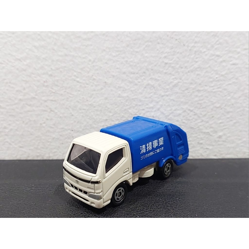 Xe mô hình Tomica No.45 Toyota Dyna Refuse Truck - Made in Vietnam ...