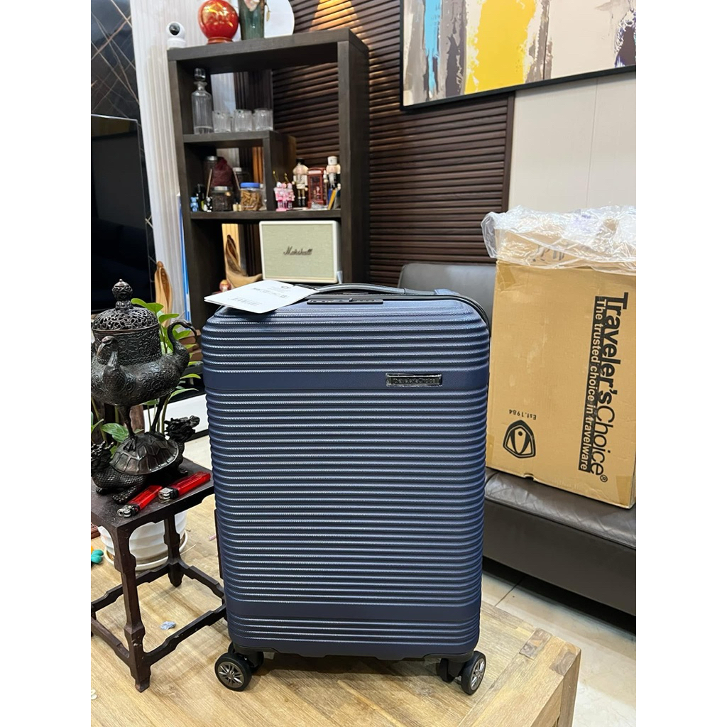 Vali Traveler’s Choice Oxnard màu xanh navy - size 22 xách tay | Shopee ...