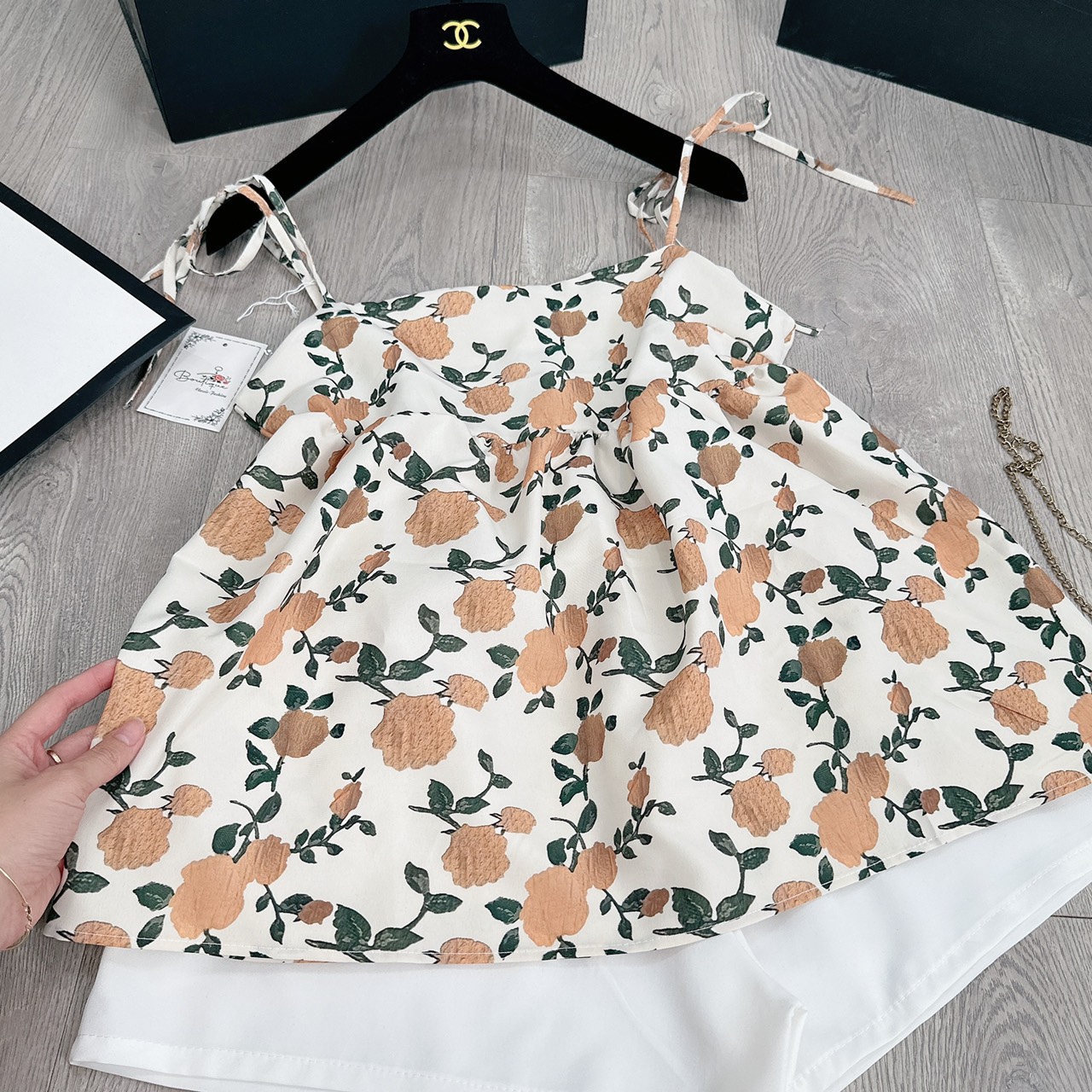 Set bộ babydoll gồm áo babydoll 2 dây thắt nơ kèm quần short trắng PANOSI - MÃ B773 | Shopee ...