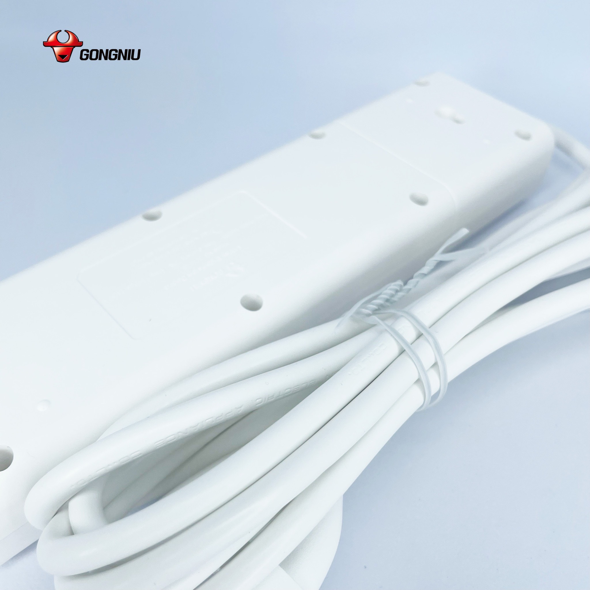 Ổ Cắm Điện Chống Cháy GONGNIU - 4 ổ 1 Công Tắc - 2500W 10A - V1040 - Chính Hãng | Shopee Việt Nam