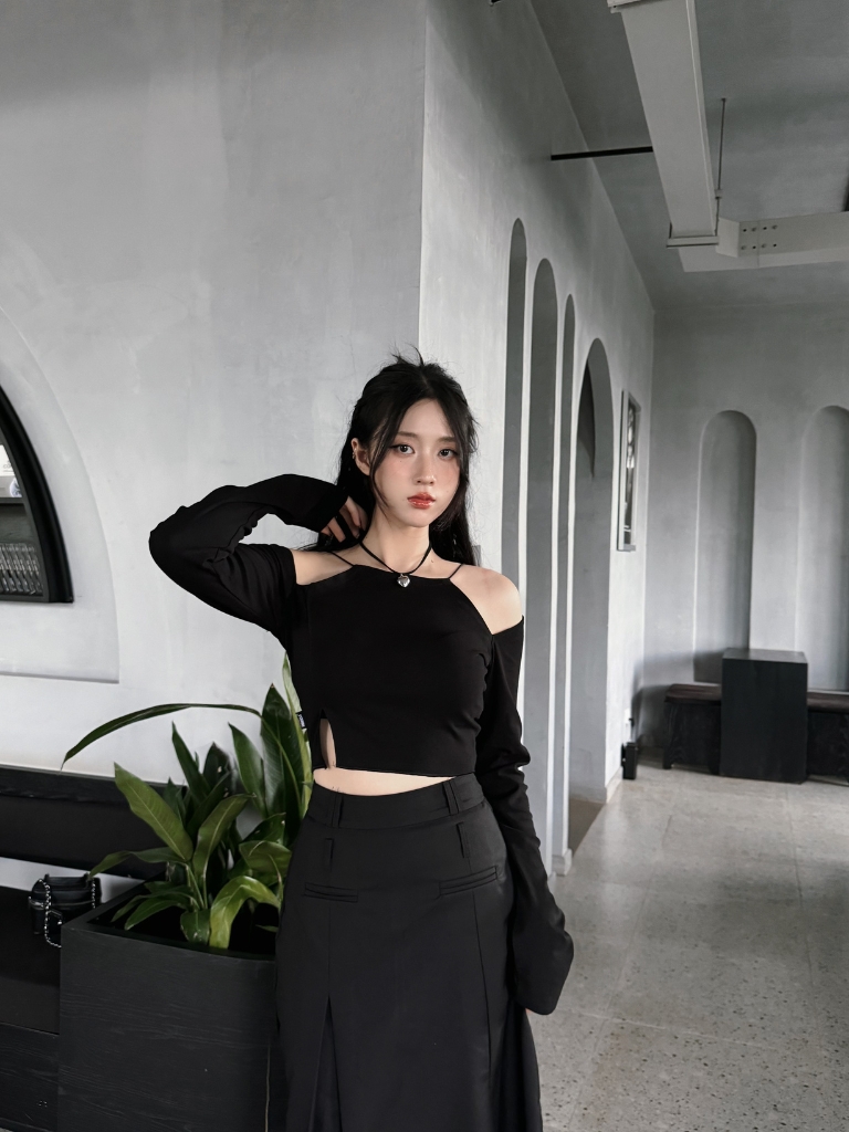MORSELA® chính hãng - Áo croptop nữ kiểu tay dài CERES form ôm khoét vai xẻ tà phong cách cá ...