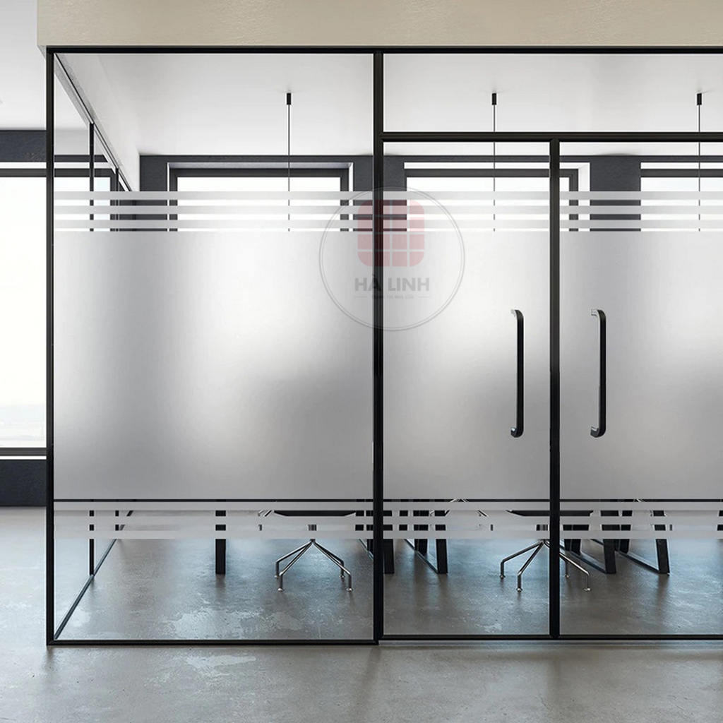 Giấy dán kính mờ chống nhìn trộm văn phòng, decal mờ dán kính cửa sổ ...