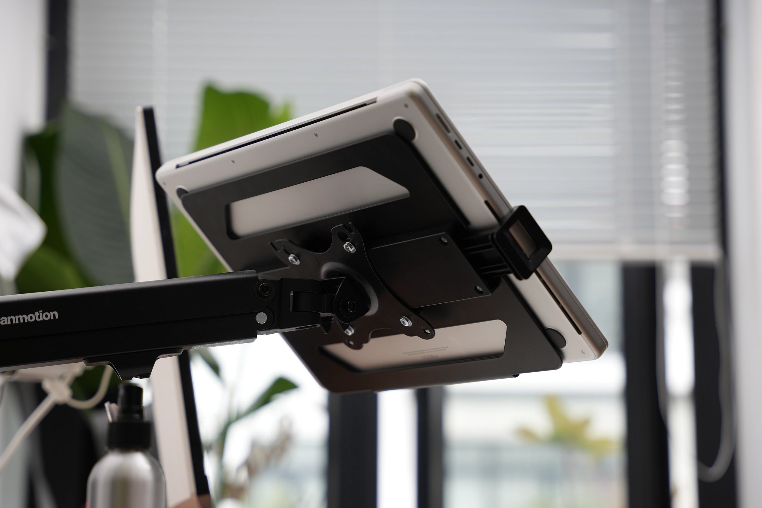 Giá treo laptop ngàm Vesa HyperWork LT02 | Shopee Việt Nam