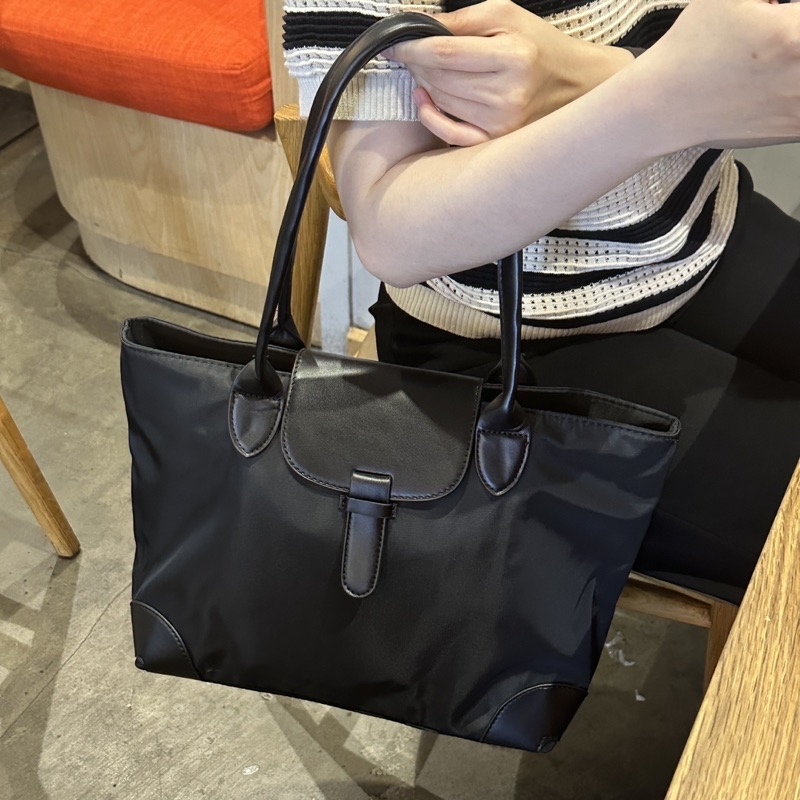 [ Tặng Kèm Charm ] Ameri あめり Tote Bag - Tote Vải Dù Phối Da Ameri ( Ouithebrand ) | Shopee Việt Nam