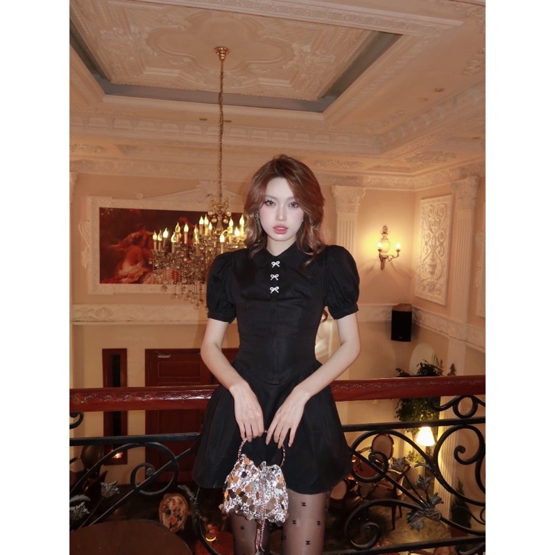 [Hàng loại 1] Đầm cổ sen đính nơ đá tay phồng tùng xoè DORIS | Shopee ...