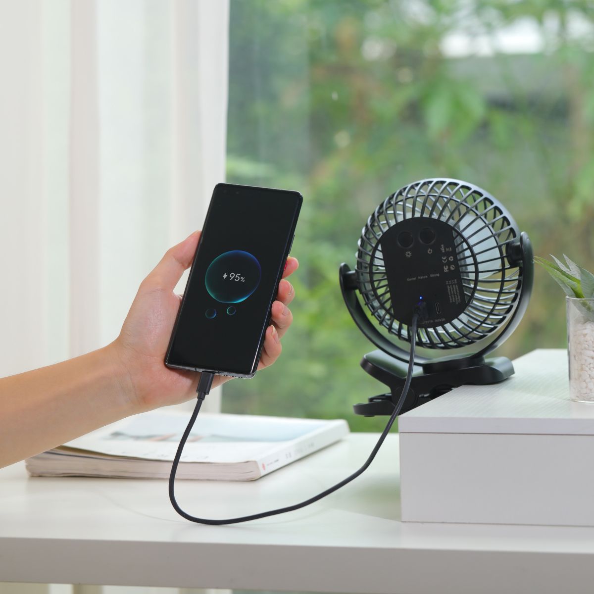 Quạt tích điện đế kẹp YOOBAO F8 8000mAh kiêm đèn led,quạt tích điện kiêm sạc dự phòng 3in1, dùng ...