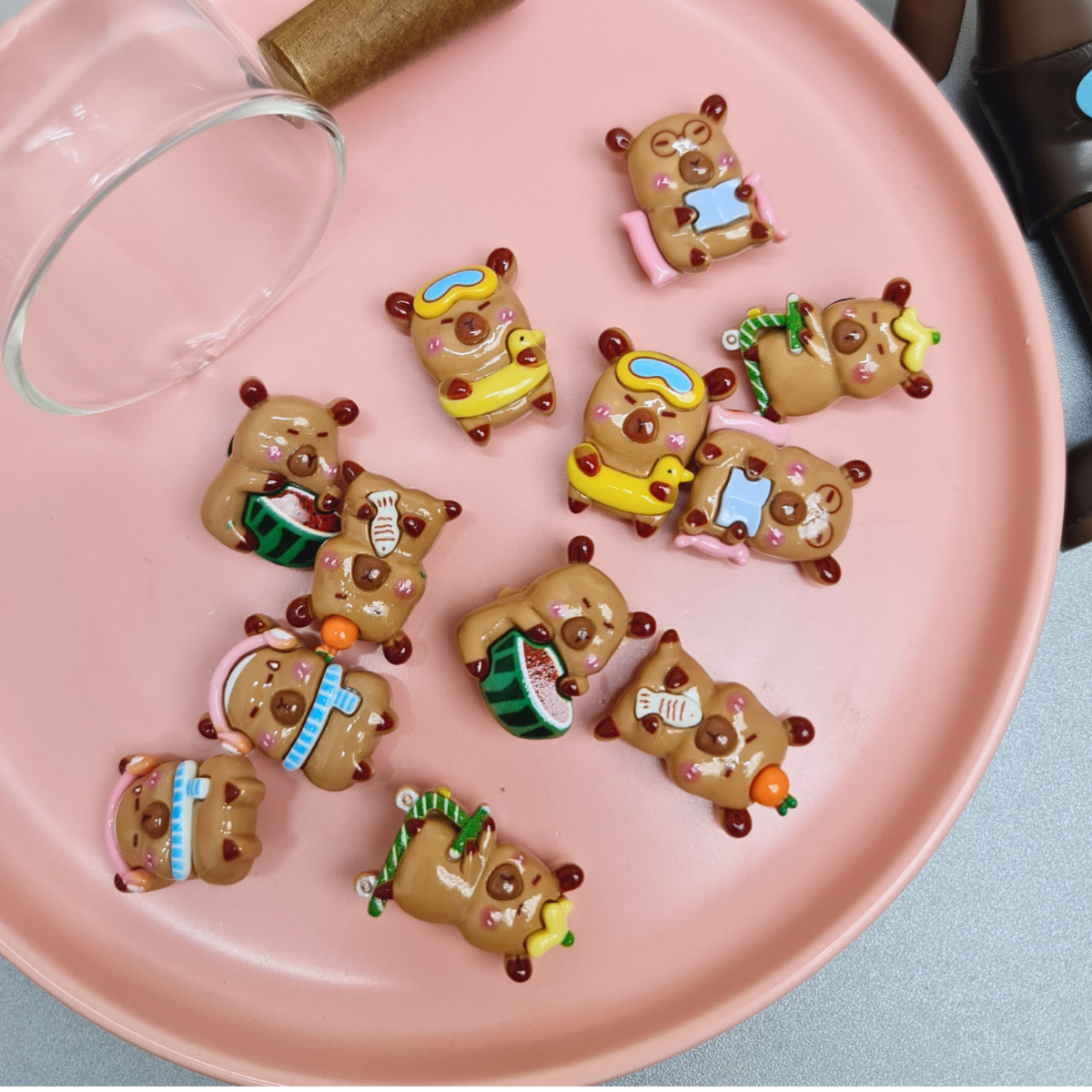 Bộ 12 Sticker, Charm 3D CAPYBARA 2 DIY Mayto gắn Dép Cross, Dép Sục, Cá ...