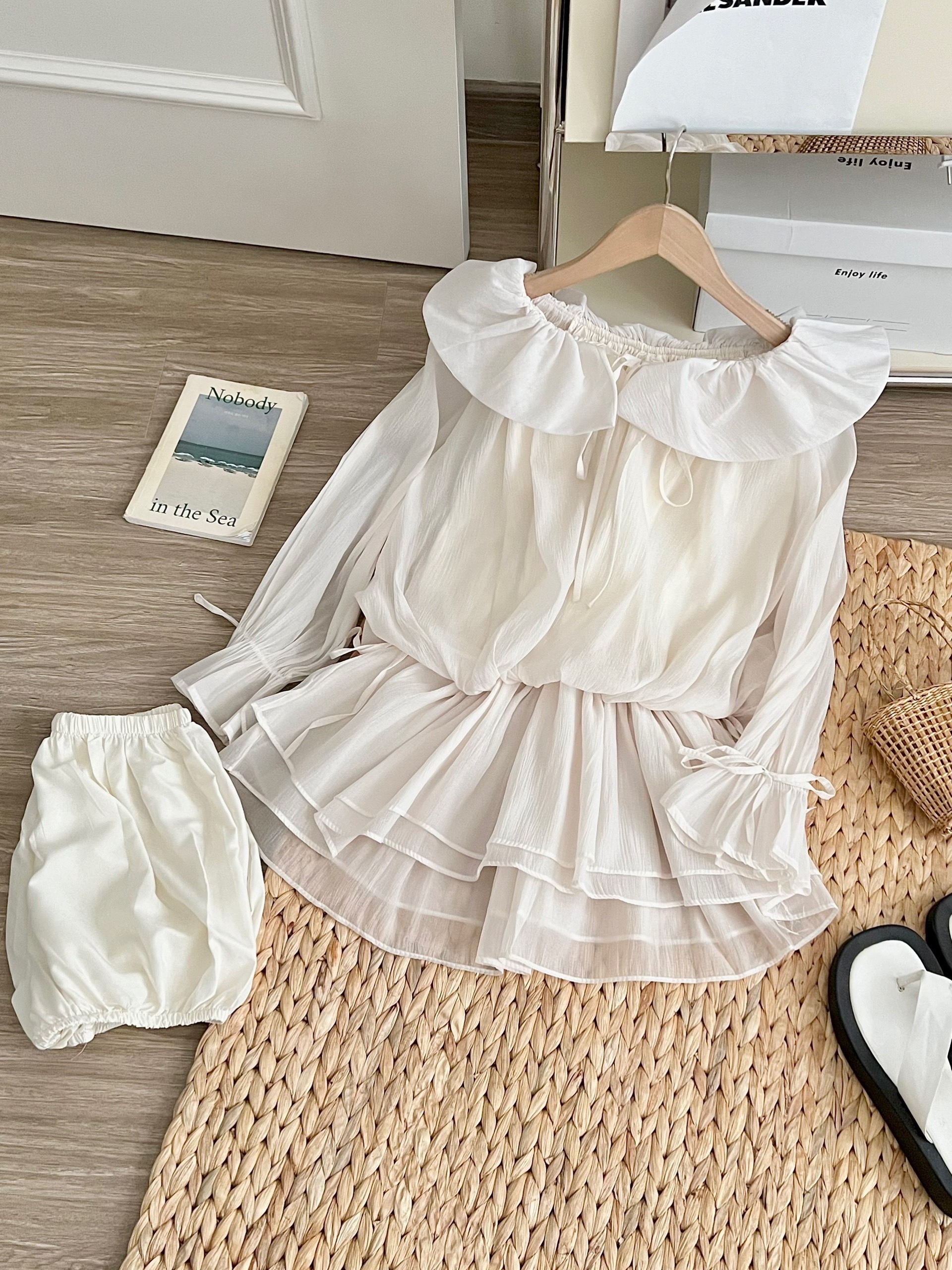 Váy Babydoll Bồng Trễ Vai Tay Dài Bo Chun Eo -Yumi Dress | Shopee Việt Nam