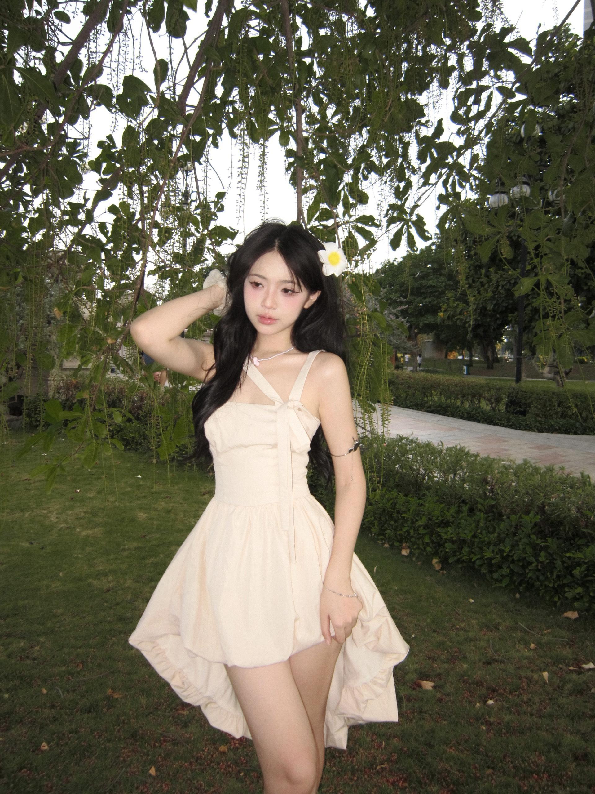 Đầm cúp ngực thắt nơ tùng bí đuôi tôm | DONA DRESS - CLÉLIE | Shopee ...