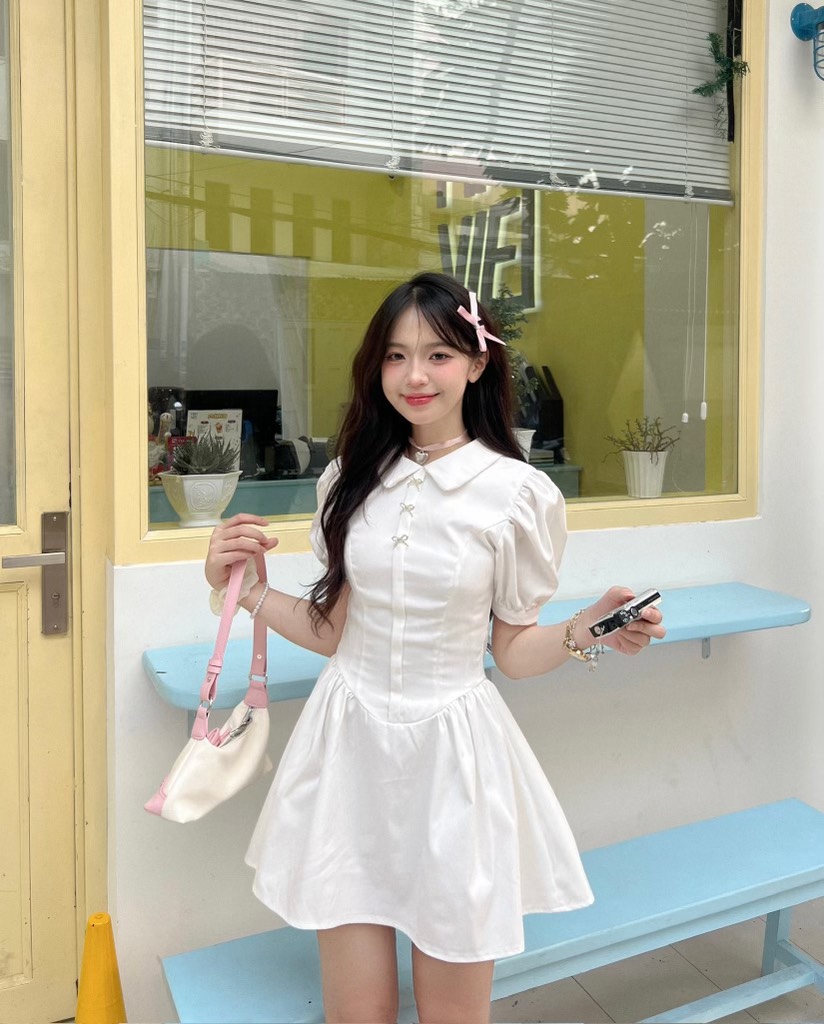 [SAM x CLÉLIE] Đầm cổ sen đính nơ đá tay phồng tùng xòe | DORIS DRESS ...