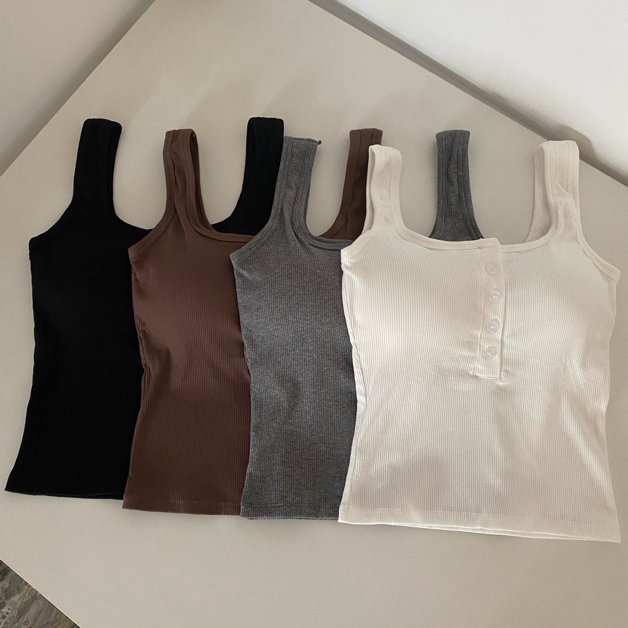 [CÓ MÚT] Áo 2 dây nữ bản to kiểu dáng sexy áo ba lỗ nữ khuy cài kèm mút ngực chất vải thun tăm ...