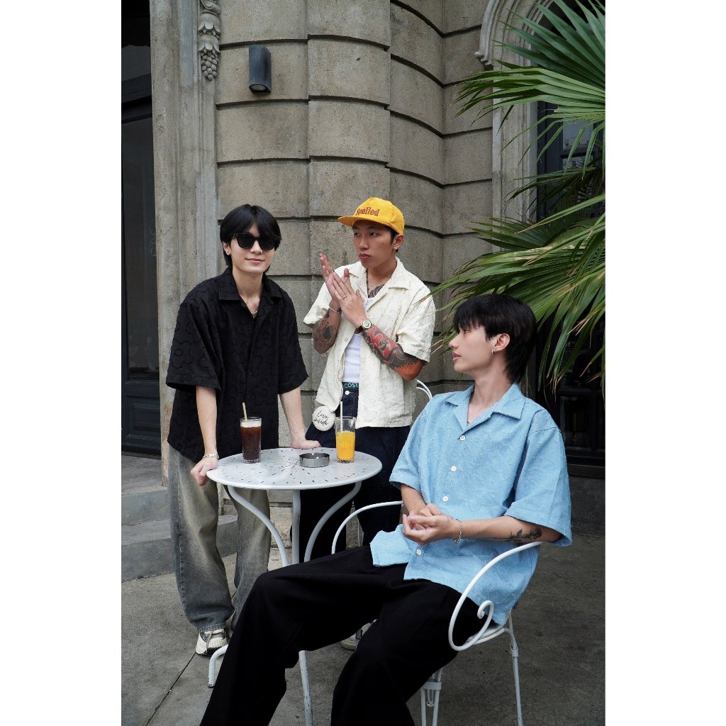 Áo sơ mi kaki tay ngắn rách hình bông hoa màu đen, be,... form regular, cổ áo danton, unisex ...