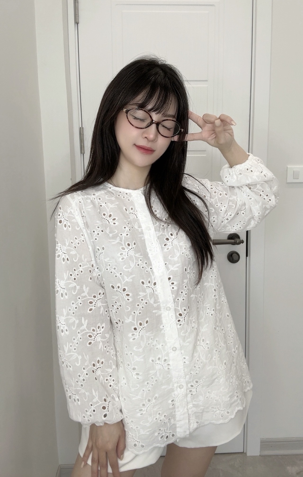 Áo sơ mi trắng dài tay, áo sơ mi ren hoa nổi vintage by Cimie Closet | Shopee Việt Nam