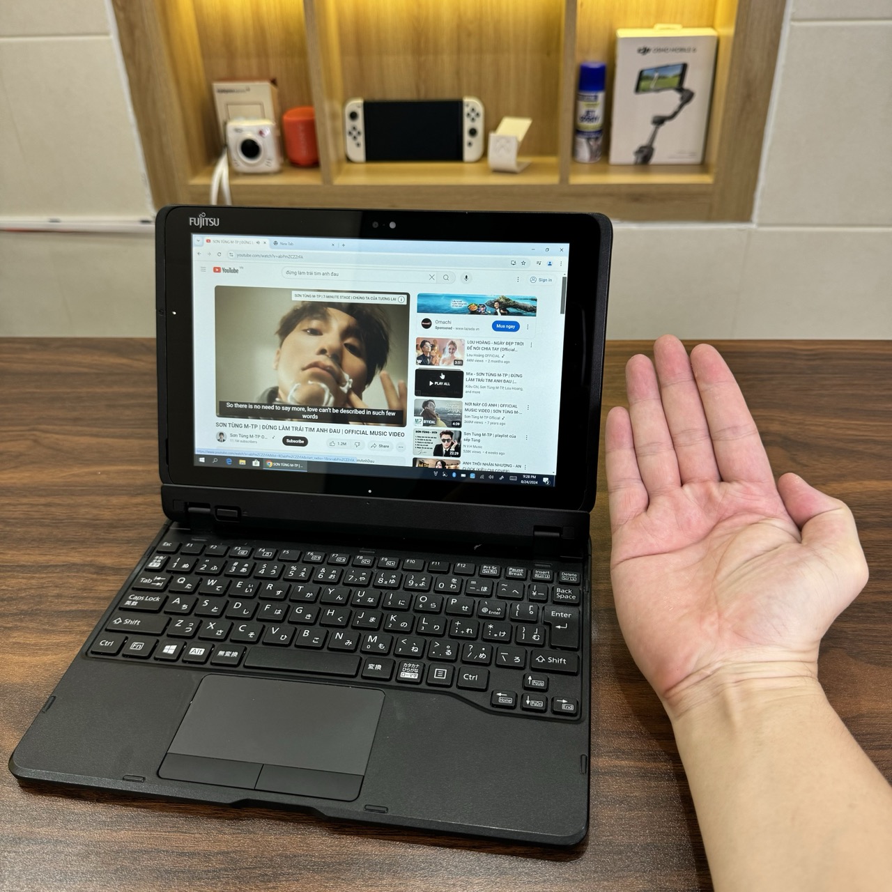 Máy tính bảng Fujitsu ARROWS Tab Q508 kèm Phím và bút - Window10 intel ...