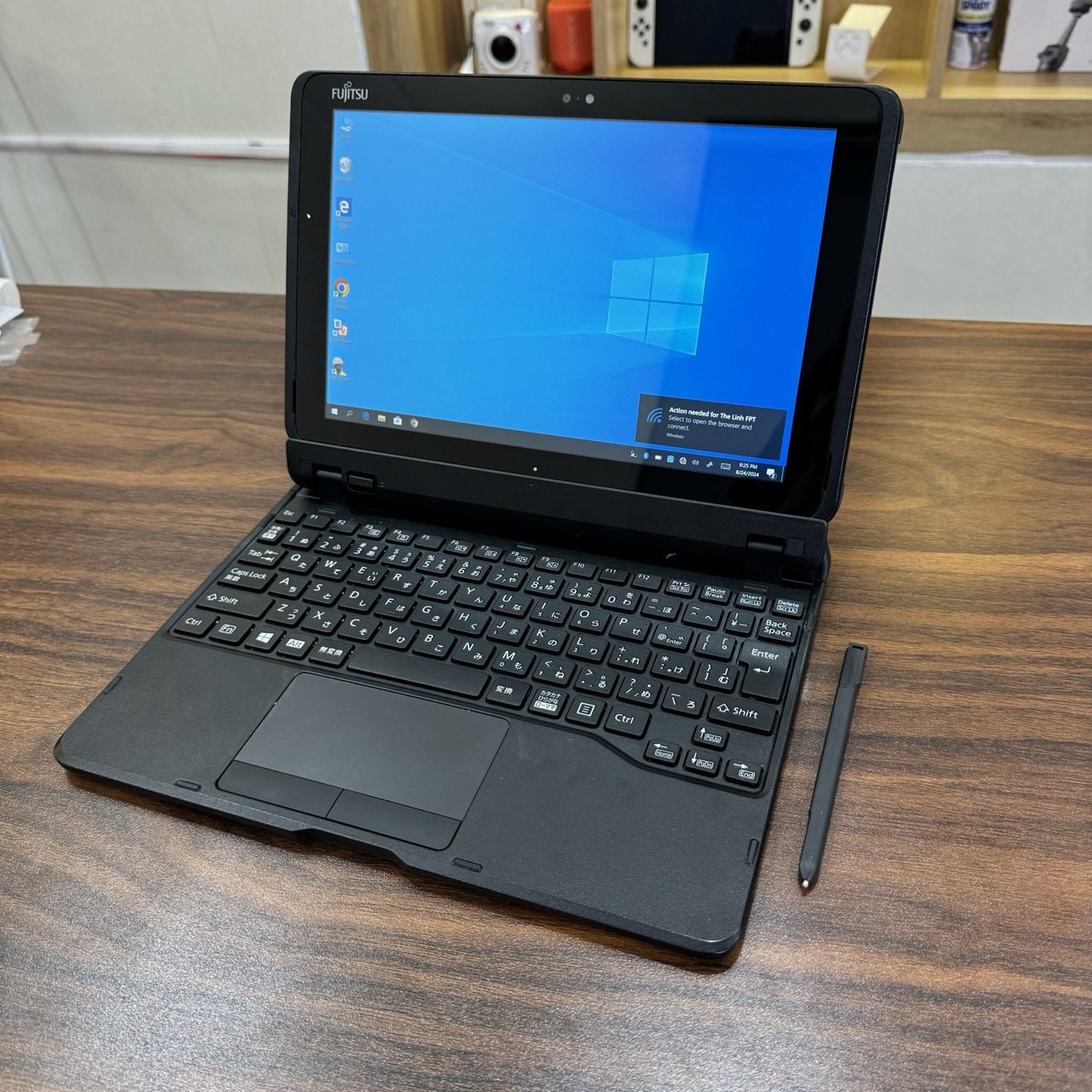 Máy tính bảng Fujitsu ARROWS Tab Q508 kèm Phím và bút - Window10 intel ...