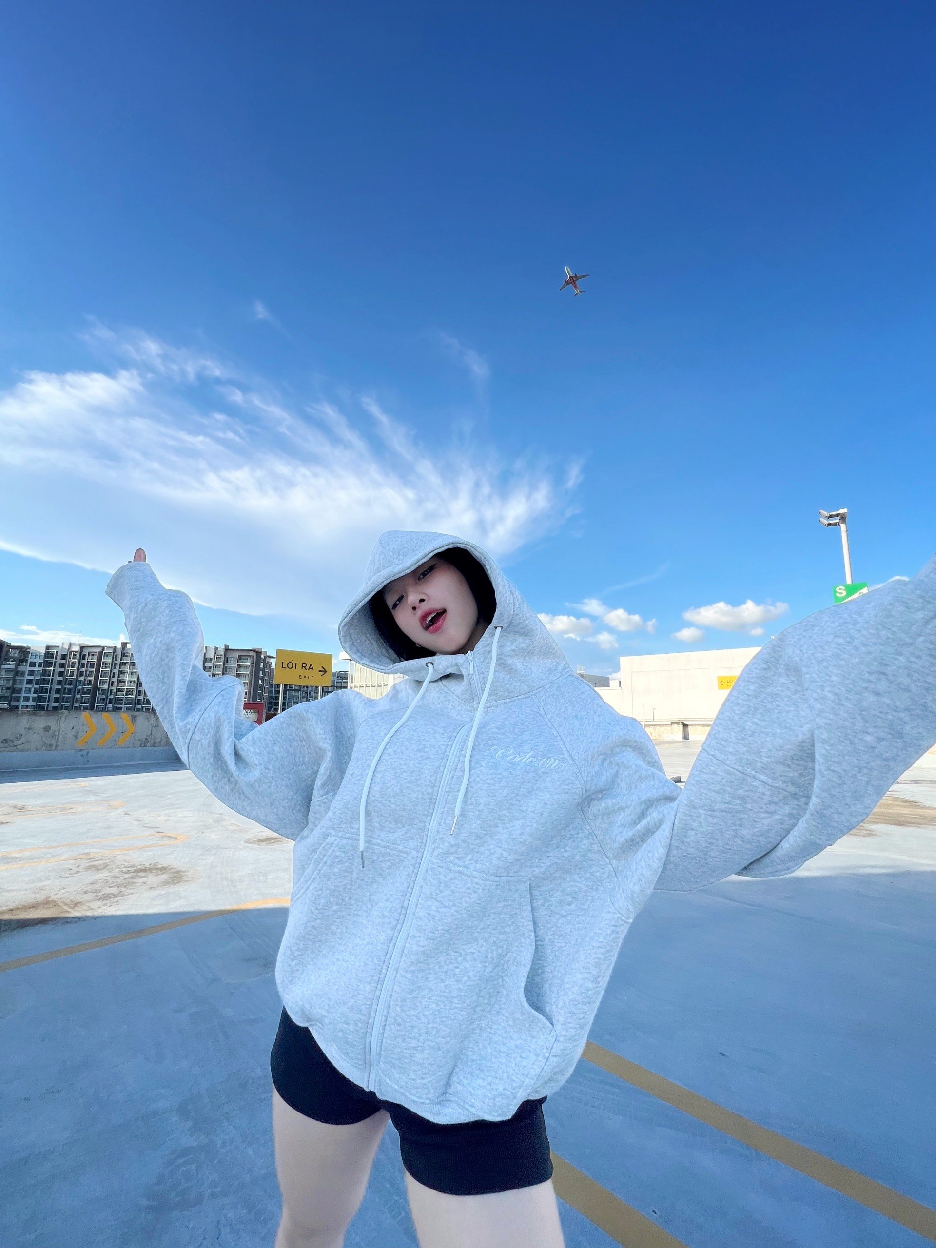 Áo khoác dây kéo from boxy 2 da dày dặn thêu nổi cổ cao không bám lông ...