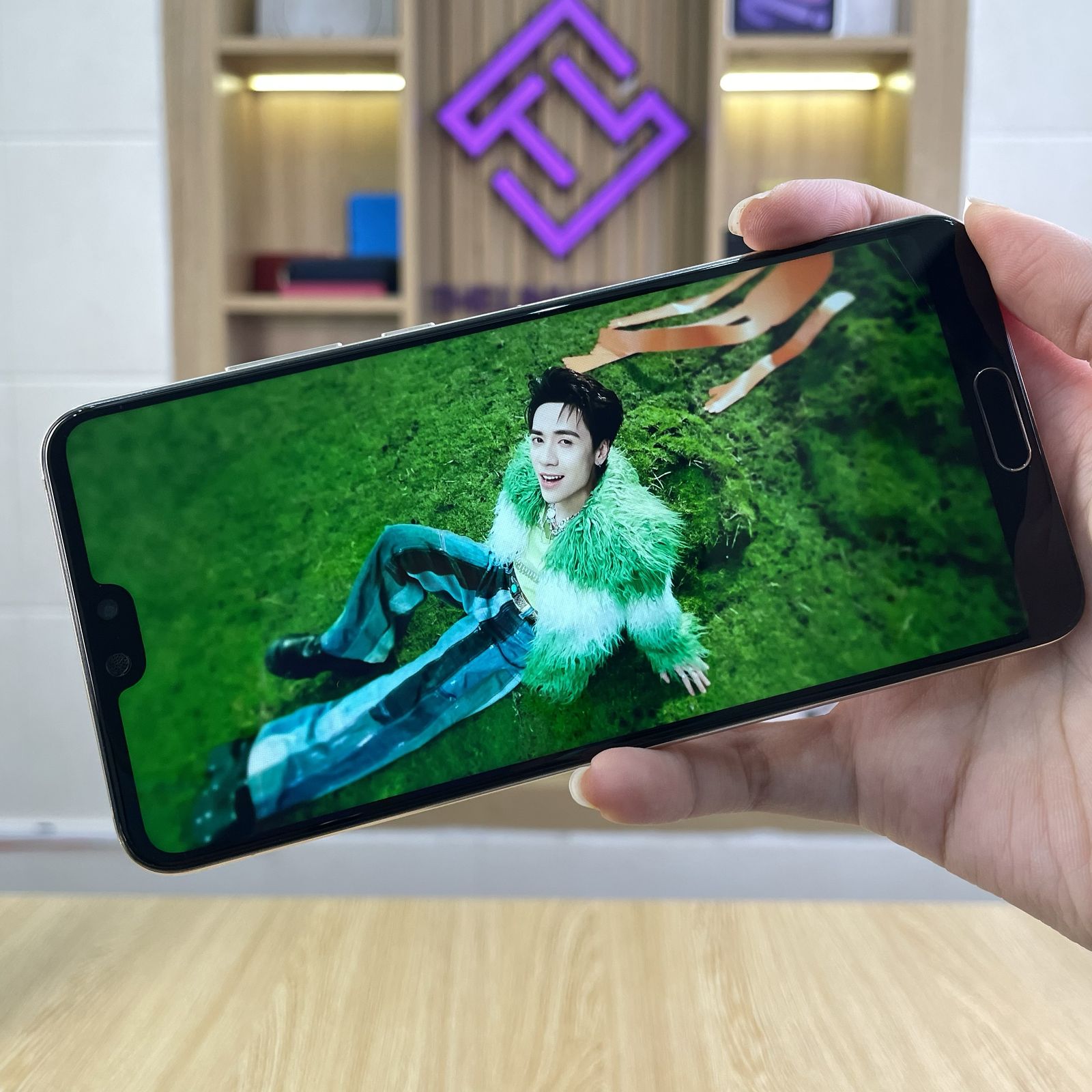 Điện thoại Huawei P20 ram 6G 128G - Kirin 970 màn 5.8 inch | Shopee Việt Nam