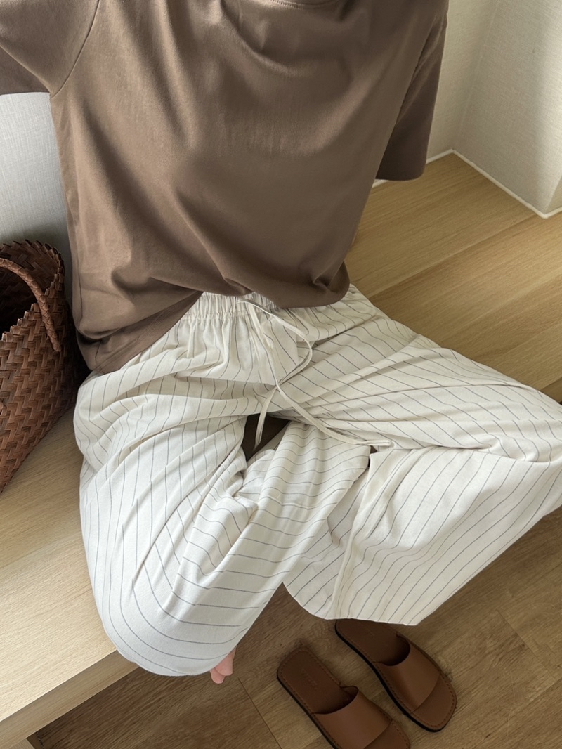 Quần dài linen kẻ sọc lưng thun | 𝐒𝐎𝐌𝐒 | 𝐍𝐨𝐦𝐚𝐝 𝐏𝐚𝐧𝐭𝐬 | Shopee Việt Nam