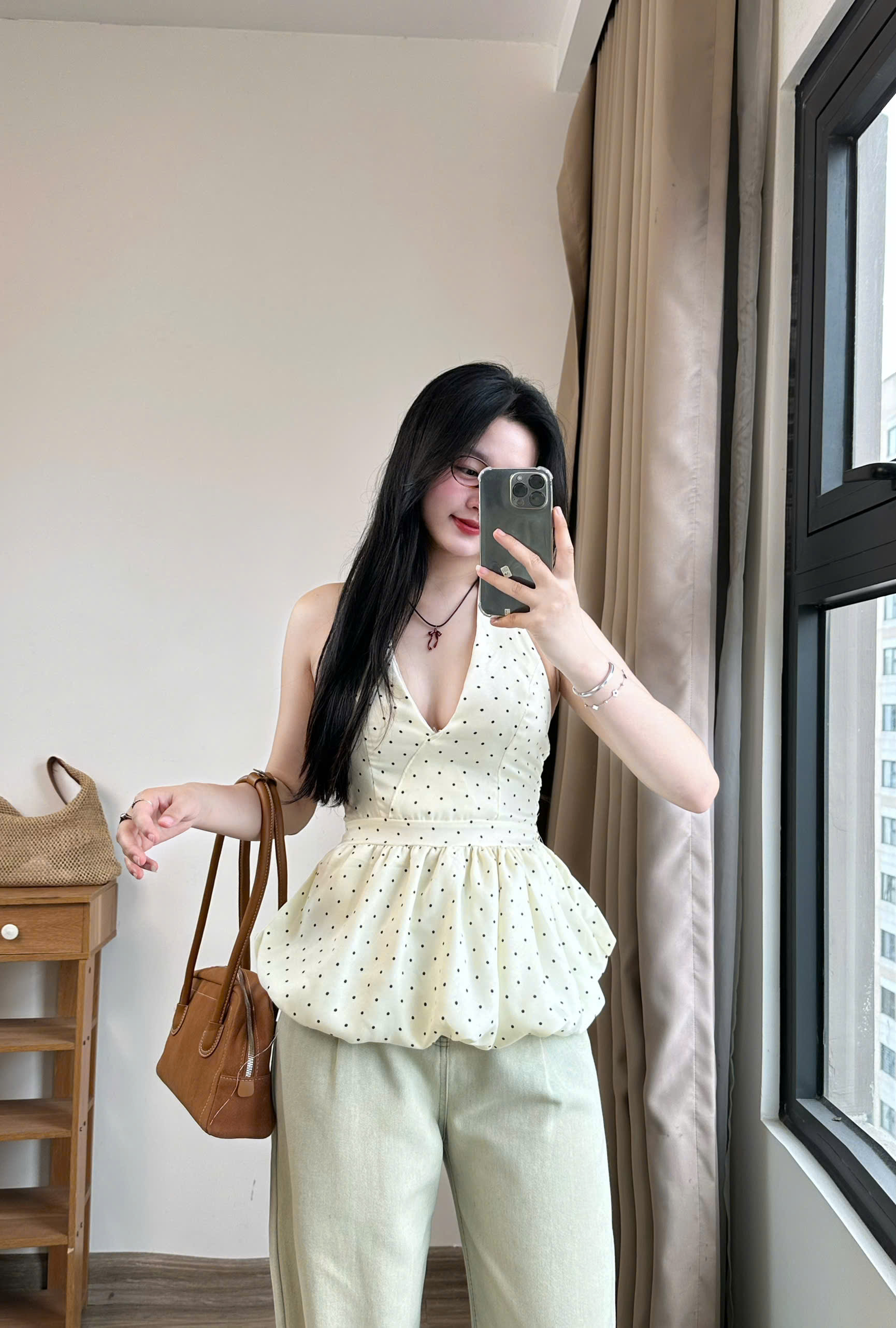 Áo yếm chấm bi hở lưng dáng bí – DOTTIE TOP ao yếm cổ chữ V chấm bi vạt bèo tiểu thư | Shopee ...