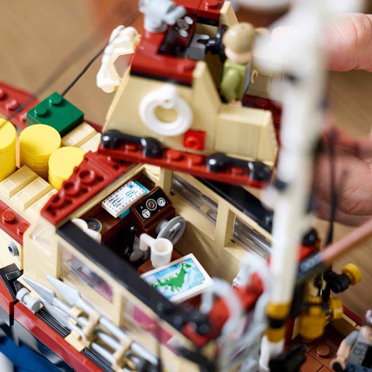 LEGO IDEAS 21350 Đồ Chơi Lắp Ráp Hàm Cá Mập (1497 chi tiết) | Shopee ...