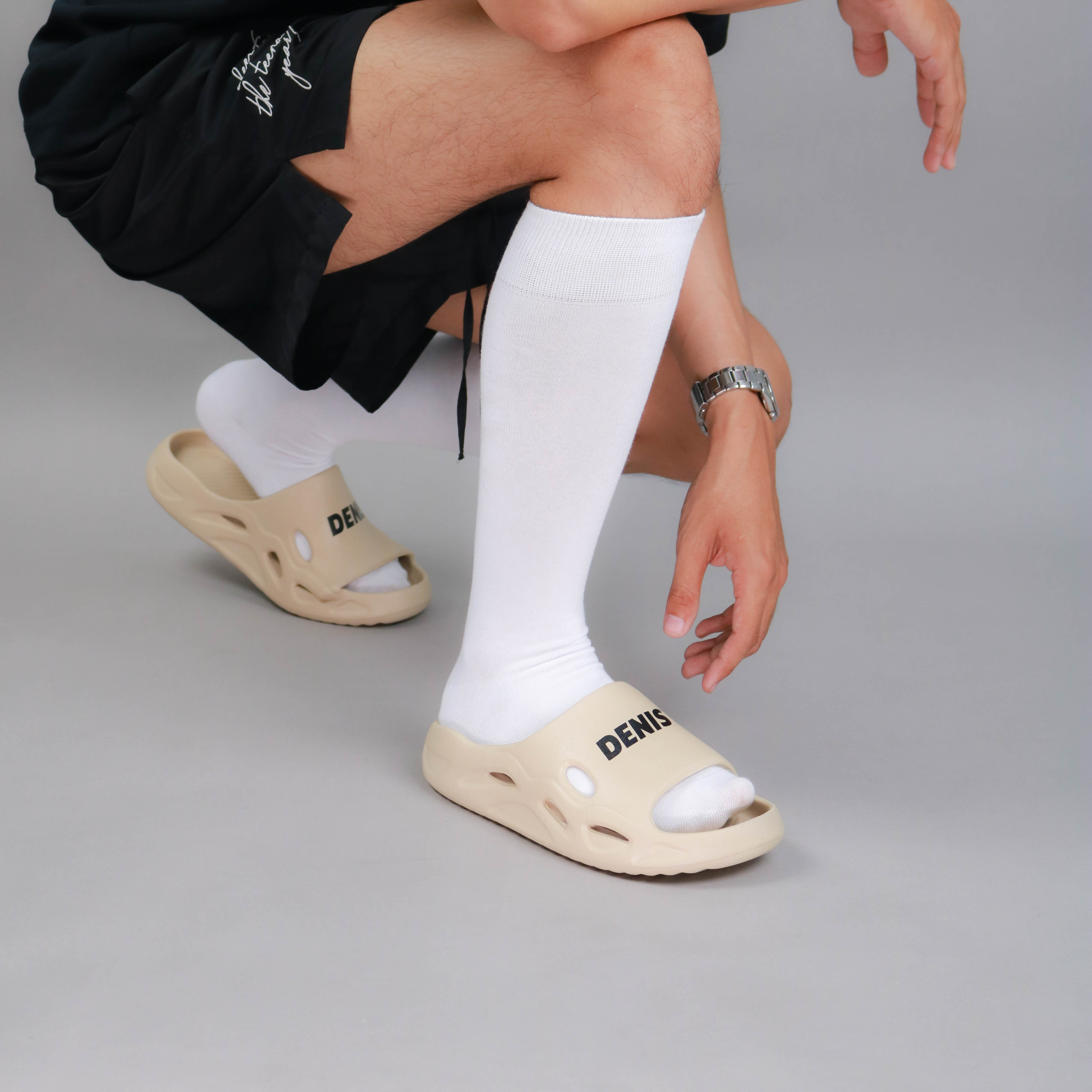 Dép bánh mì Denis Unisex Slipper Màu đen đục lỗ Basic - BM02 BM04 DENIS ...