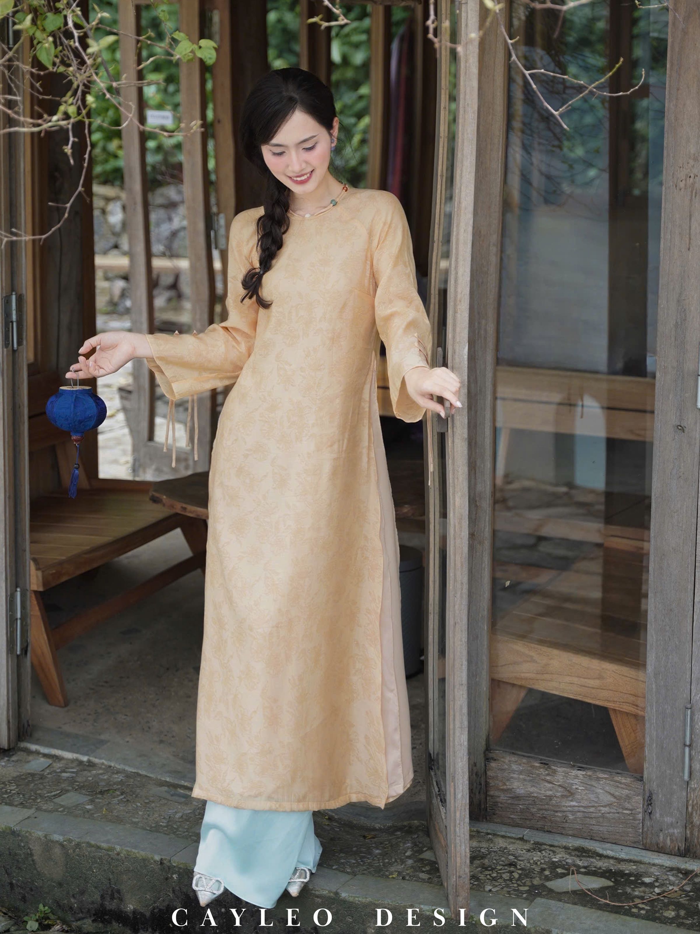 [KOL] Áo dài cách tân nữ dáng suông cổ tròn tay dài tơ crep Vỹ Bình duyên dáng CayLeo Design ...