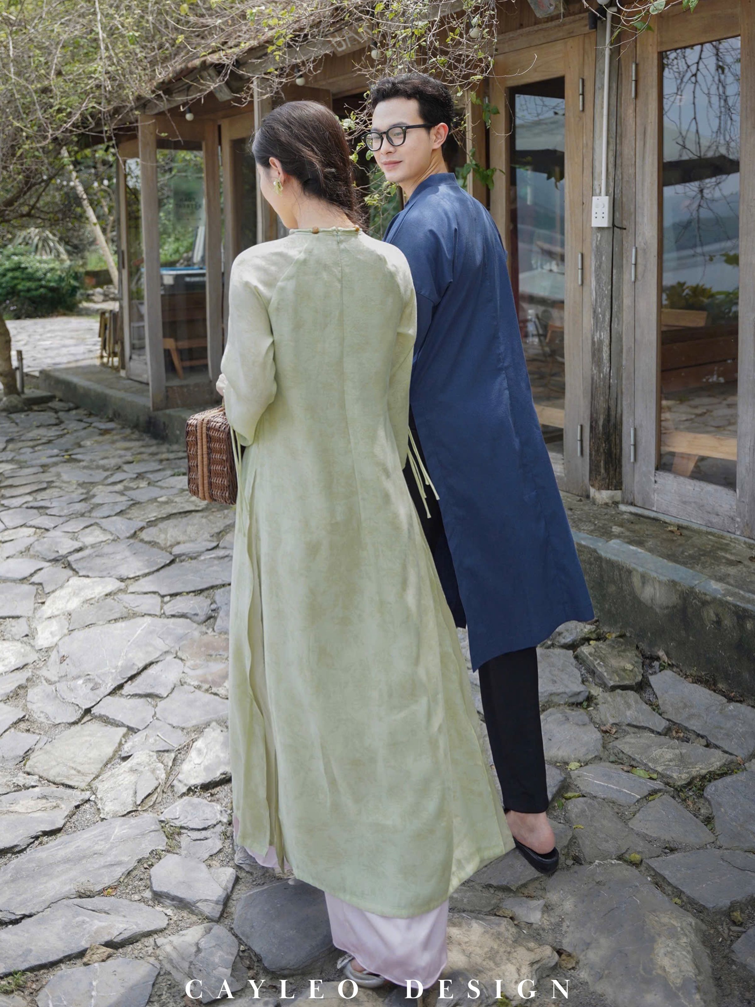 [KOL] Áo dài cách tân nữ dáng suông cổ tròn tay dài tơ crep Vỹ Bình duyên dáng CayLeo Design ...