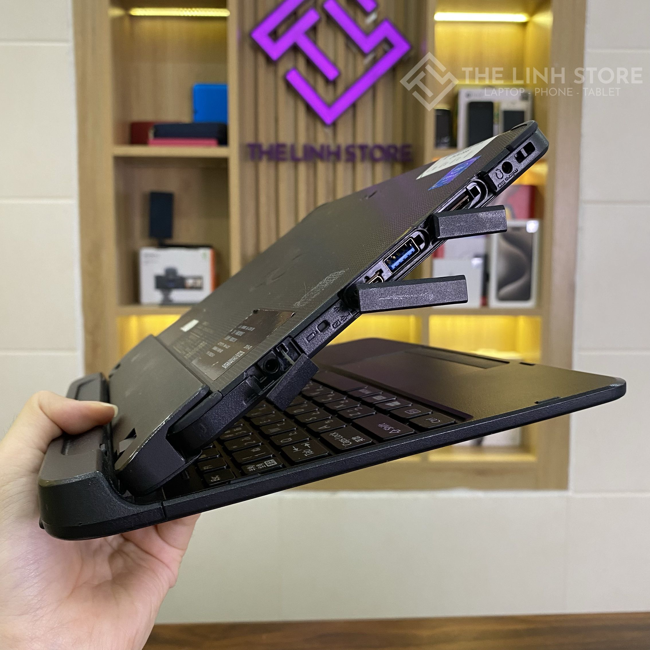 Máy tính bảng Fujitsu ARROWS Tab Q508 kèm Phím và bút - Window10 intel ...