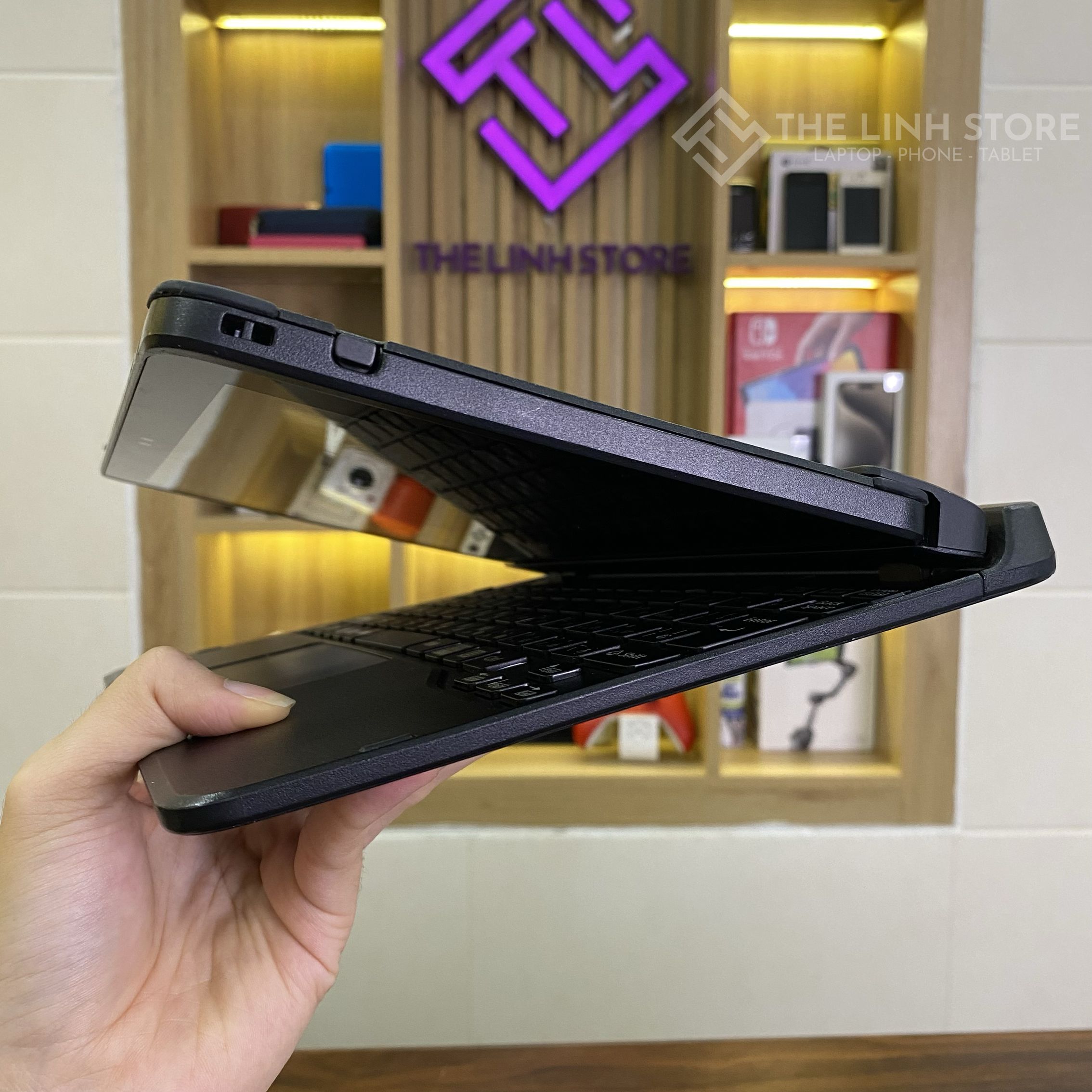 Máy tính bảng Fujitsu ARROWS Tab Q508 kèm Phím và bút - Window10 intel ...