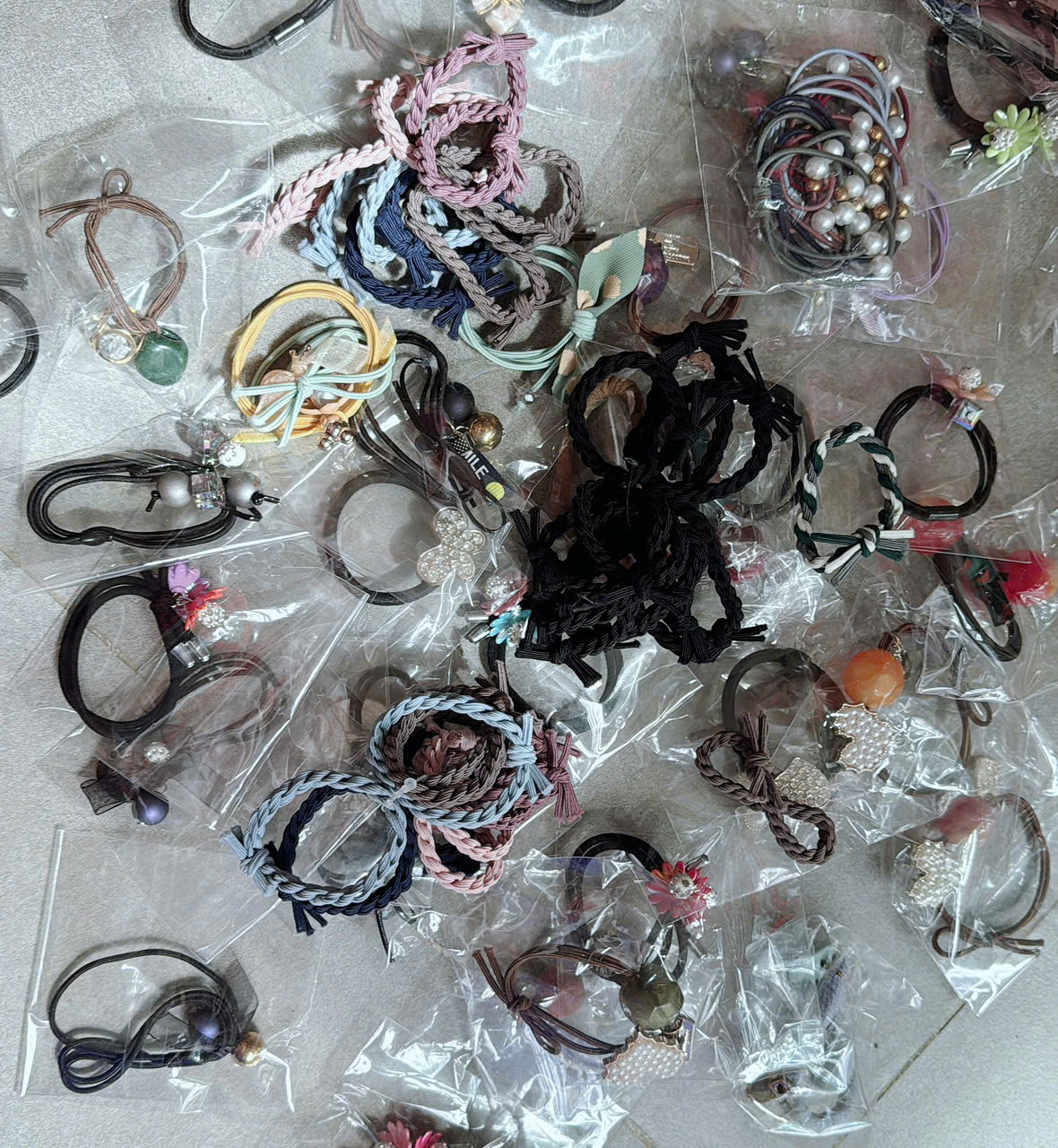 Quà tặng 1 dây cột tóc đơn giản cho nữ kho Phụ Kiện RYRY | Shopee Việt Nam