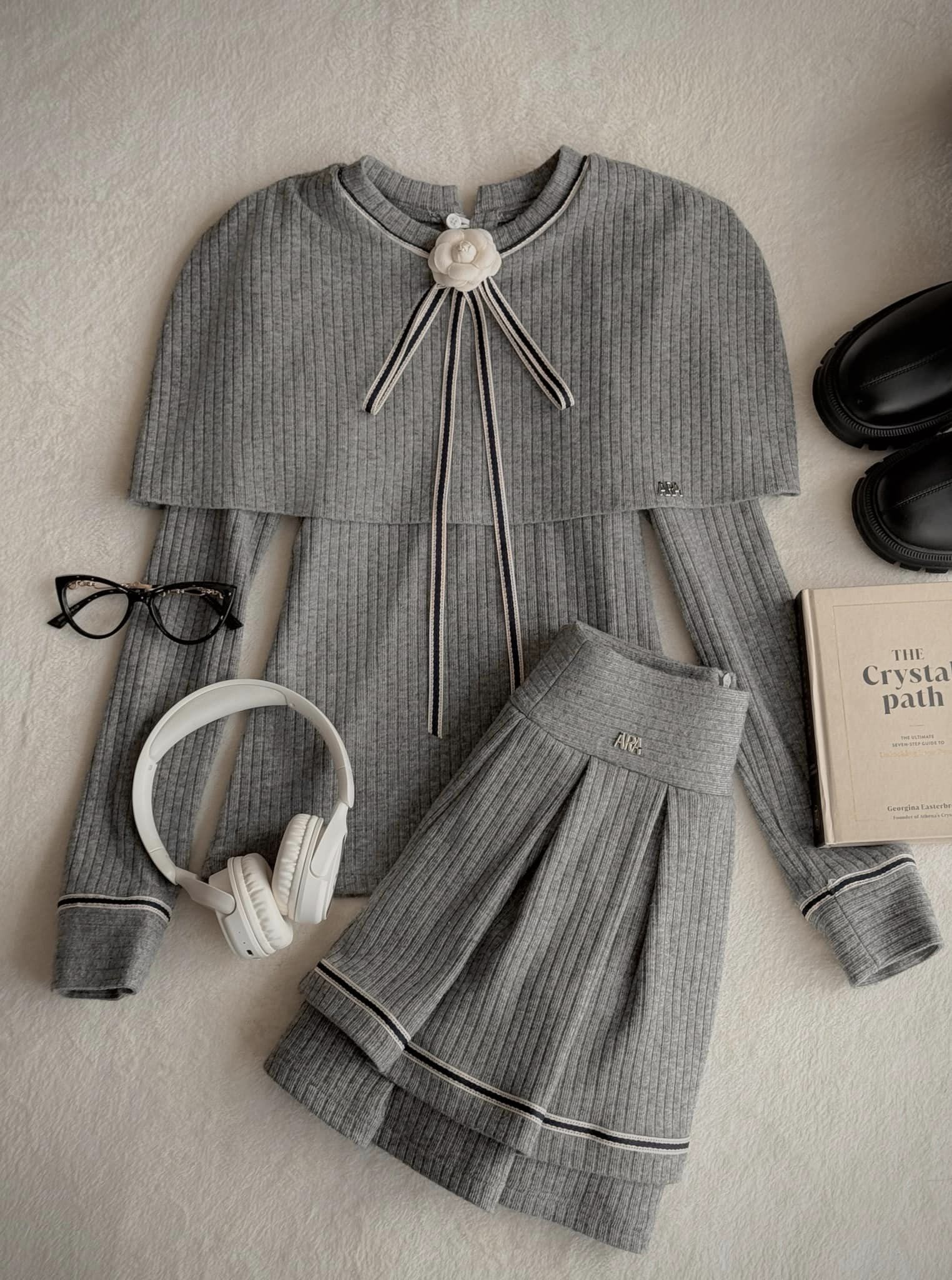 Ara - Set len nhung ghi Áo kèm nơ và Chân váy xếp li cạp cao Nova Set (Có tách set) | Shopee ...