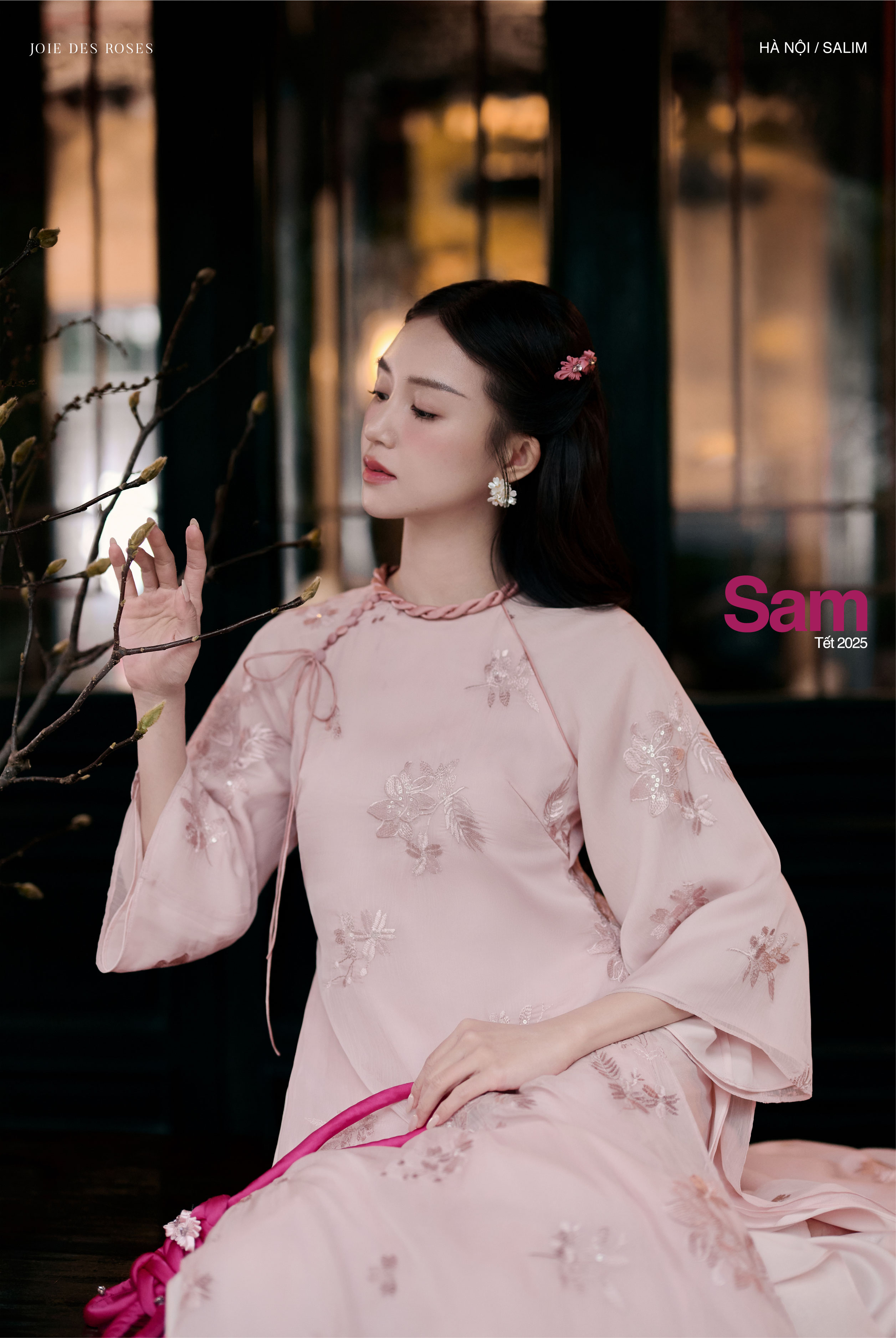 JOIE DES ROSES - Set áo dài cổ tròn xoắn thêu kim sa ba tà Áo Sam và quần dài lụa hồng quần Sam ...