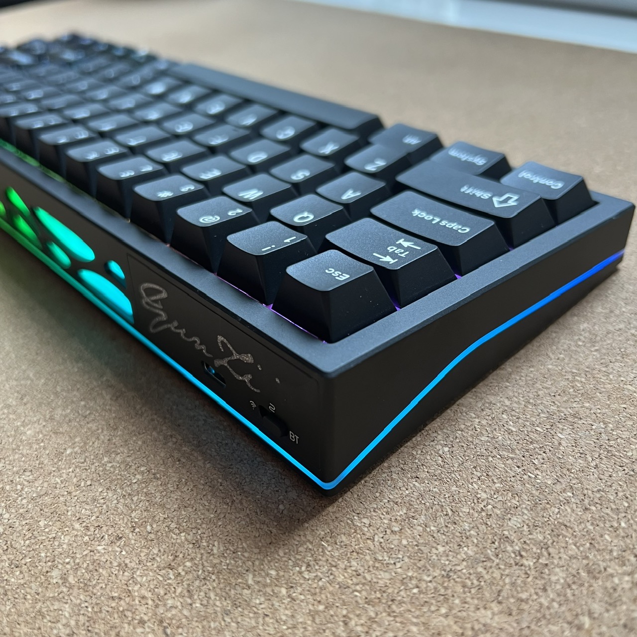 Bàn phím cơ Yunzii AL65 - Khung nhôm CNC , 3 mode, LED RGB siêu đẹp, gõ ...