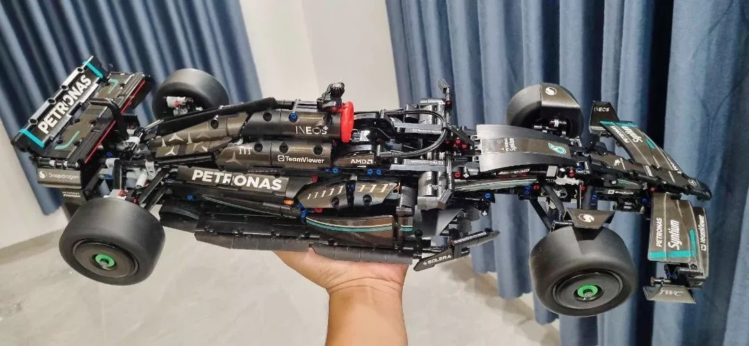 [Dài 65cm] Mô hình lắp ráp siêu xe đua Mec F1 Black tỉ lệ 1:8 với 1642 ...